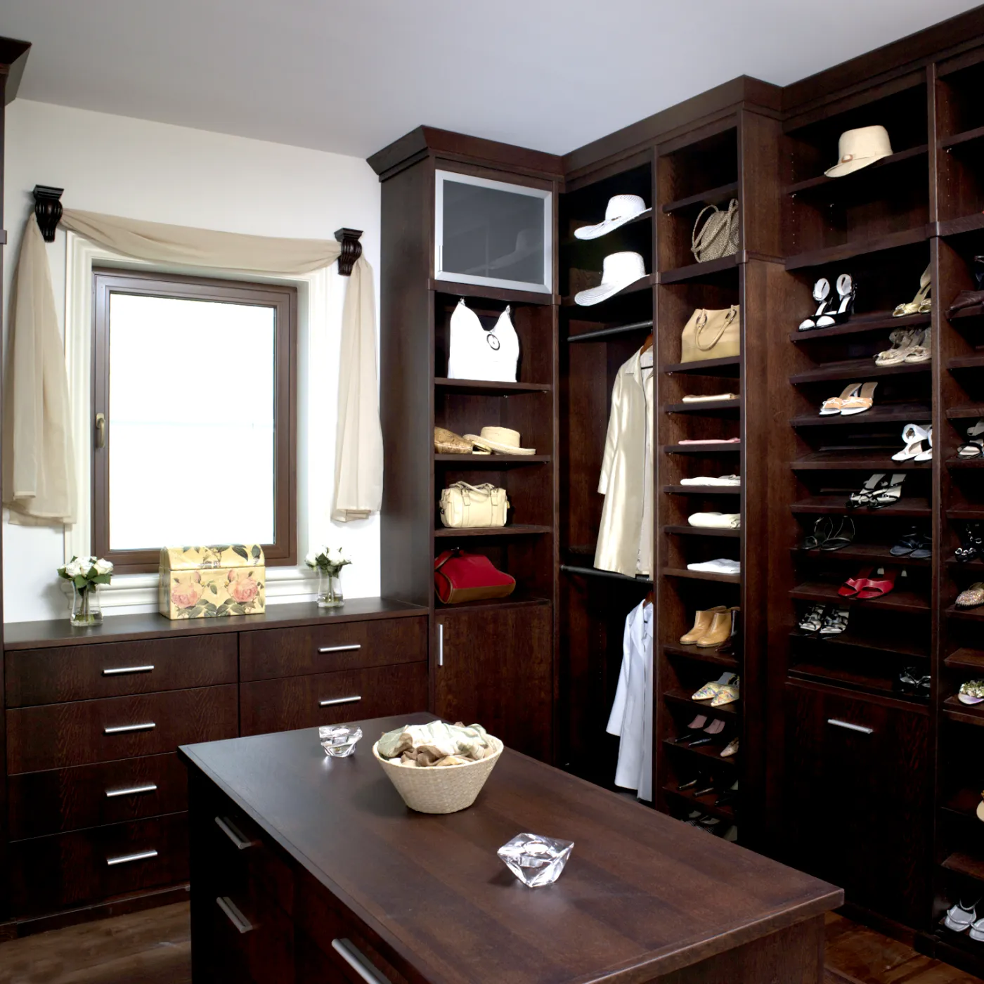 Helen Custom Closets | Closet Systems | SpaceMakers Closets | SpaceMakers