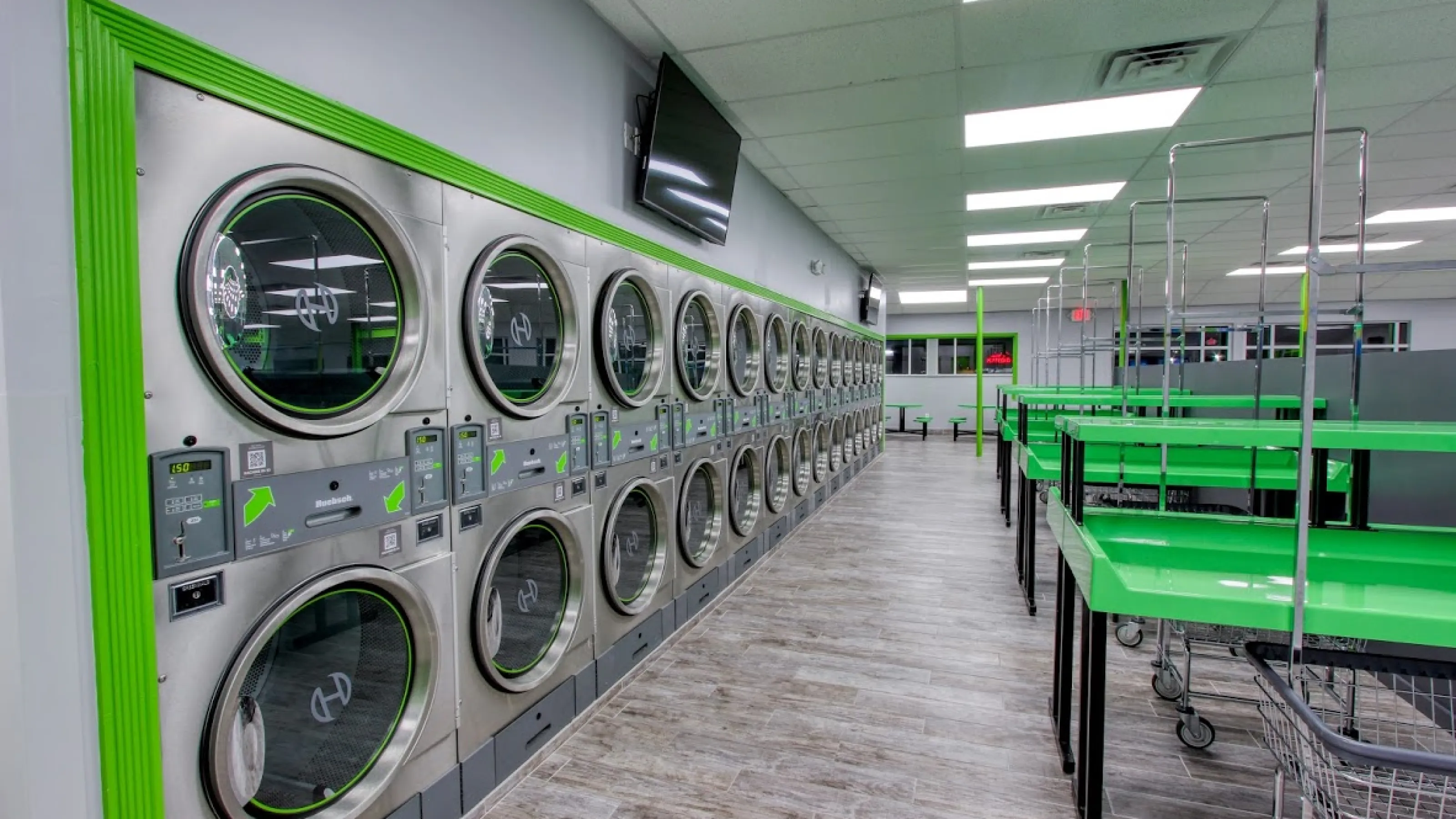 The Advantages of Leasing Commercial Laundry Equipment | Aaxon