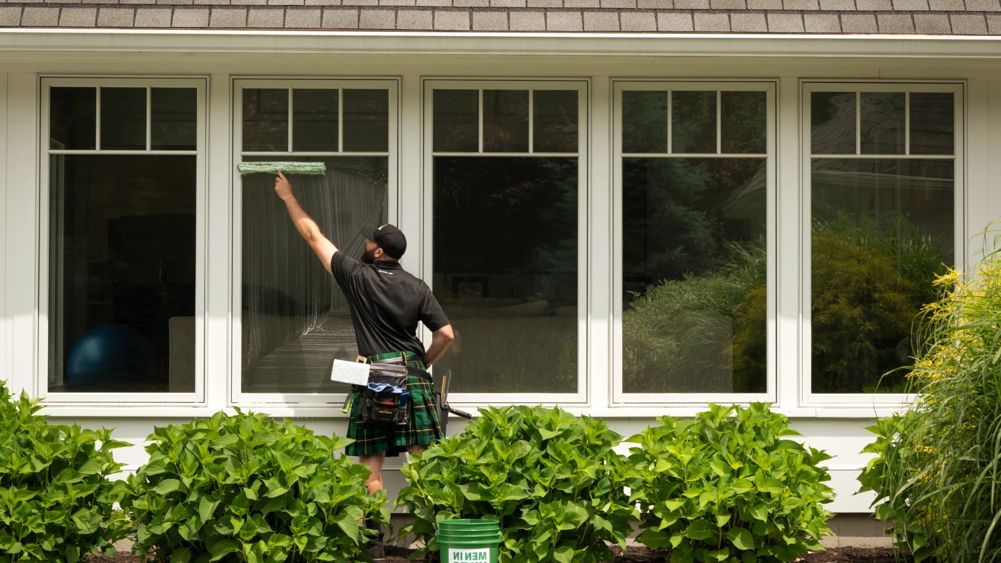 Denver, CO Residential Window Cleaning | Men In Kilts