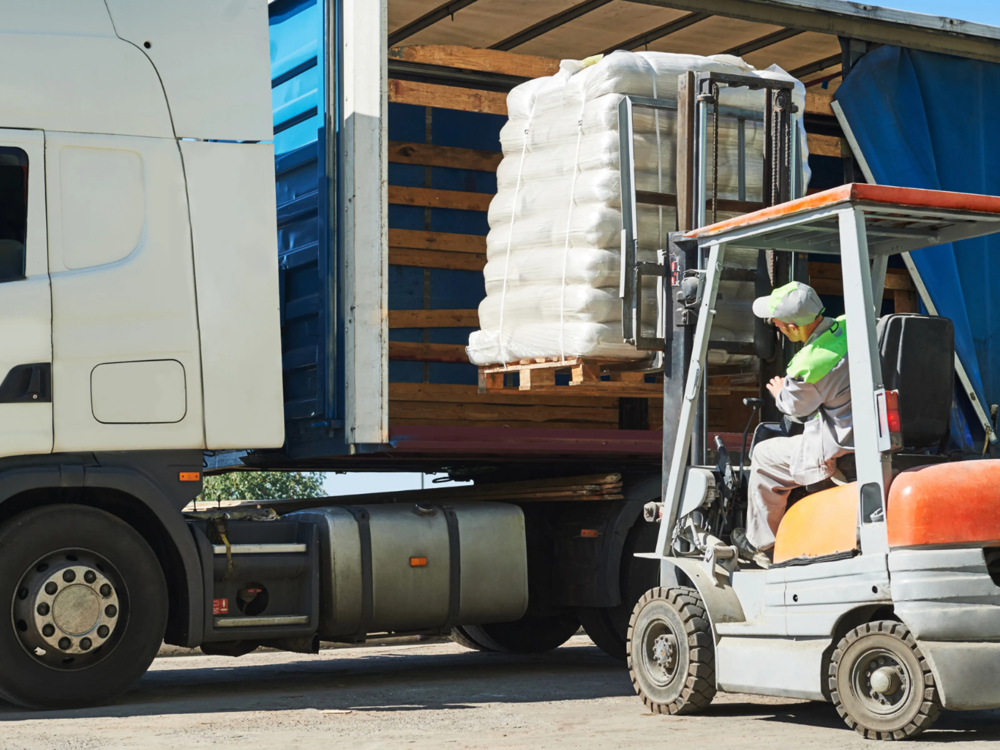 Full Truckload Shipping | Get A Rate Today | RS Group