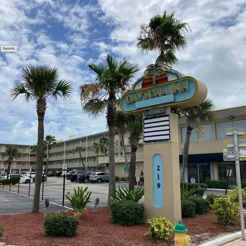 Daytona Inn Beach Resort | Aaxon
