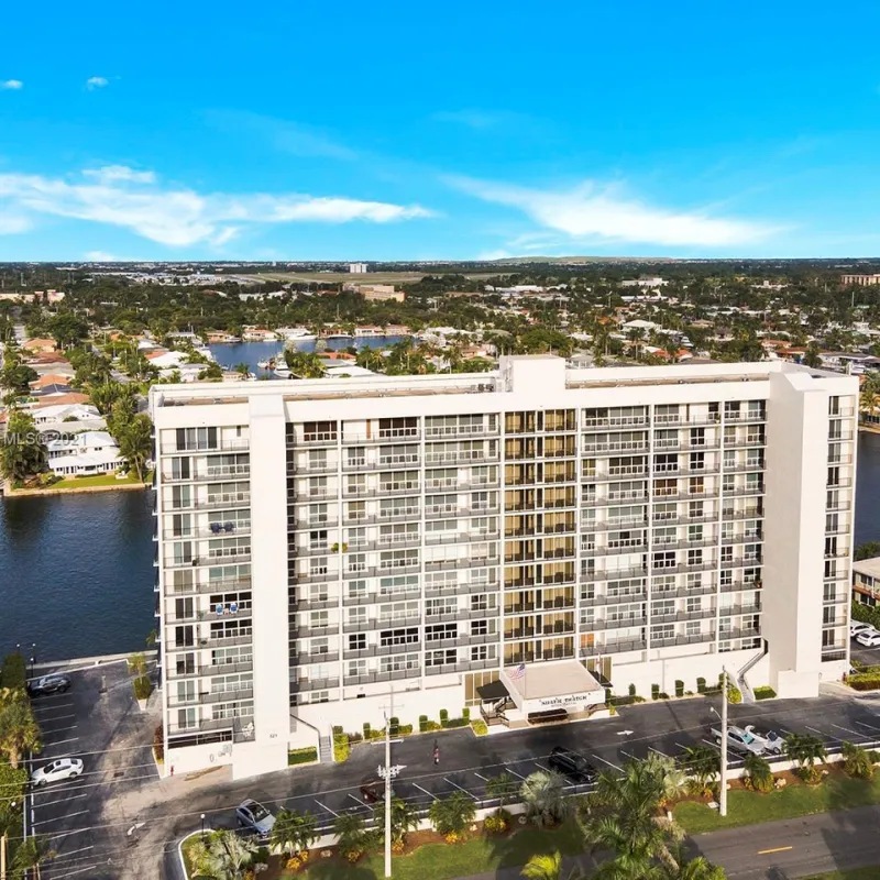 Silver Thatch Condominium | Aaxon