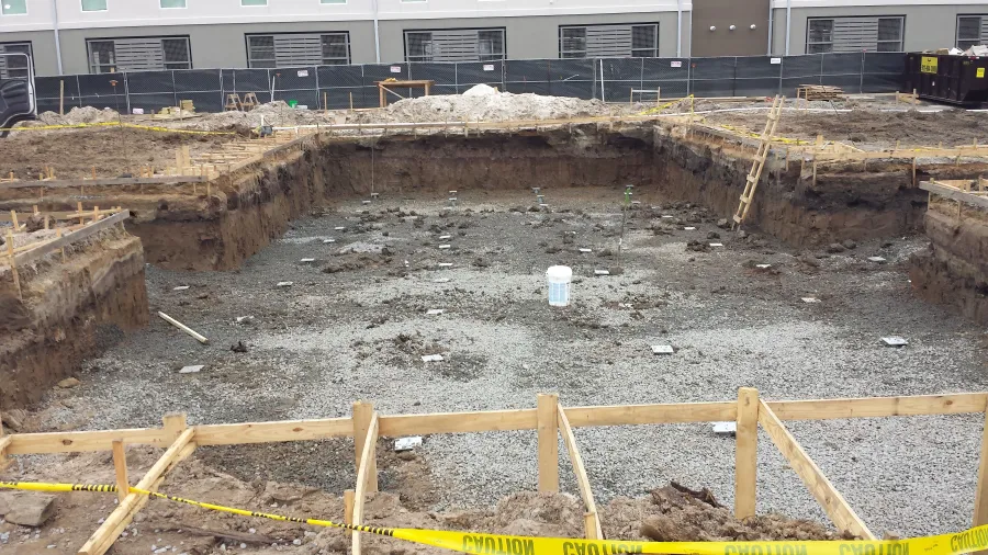 Helical Piers: Swimming Pool Construction Engineering | Cantsink